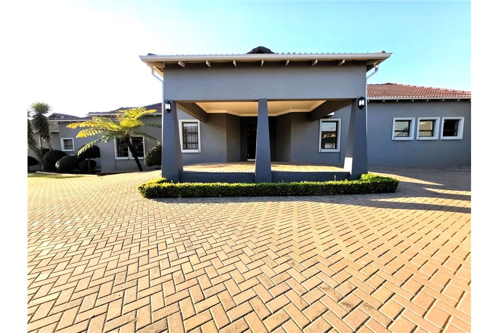 Residential - House - Parkrand, Gauteng - South Africa - 1031377056-57 ...